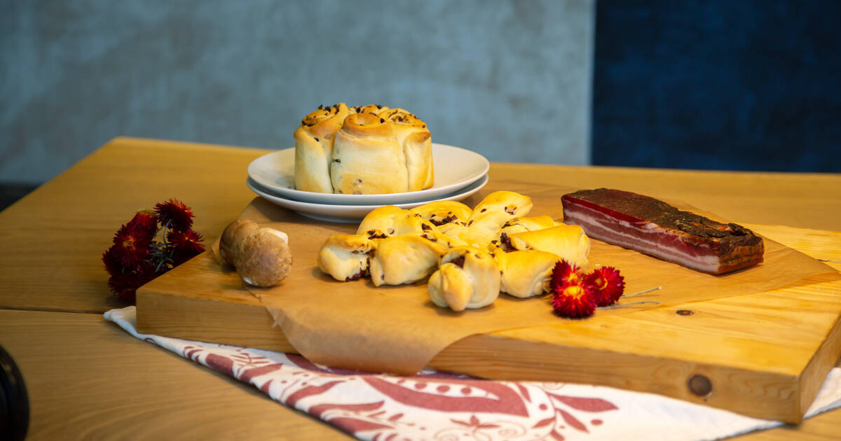Pull-Apart Bread with Speck and mushrooms - HANDL TYROL